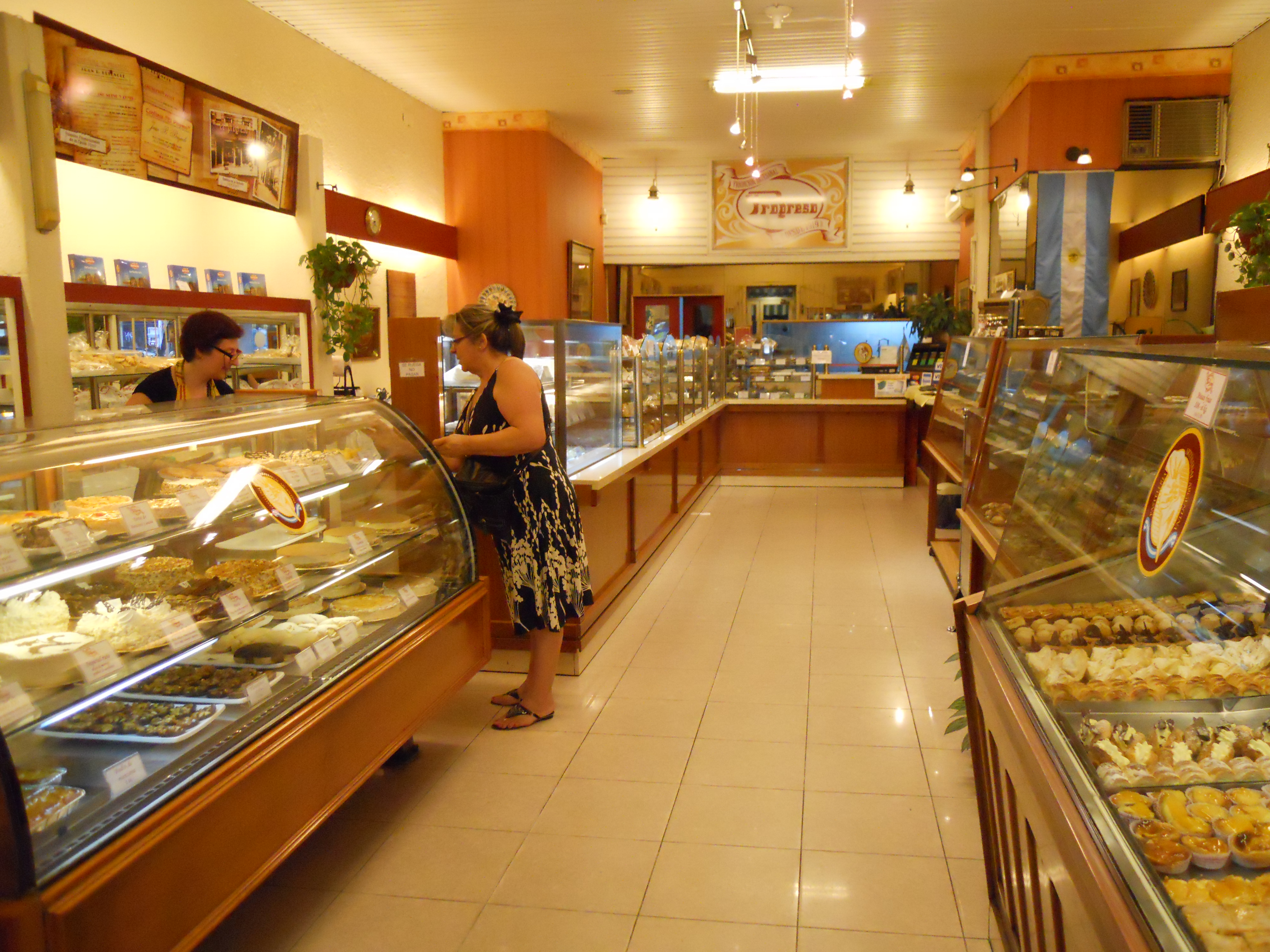 Life is Sweet at Confiterias in Buenos Aires / Traveling With Sweeney
